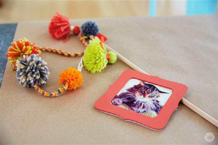 30 Cheap and Easy DIY Cat Toys To Make for Your Cats - Blitsy