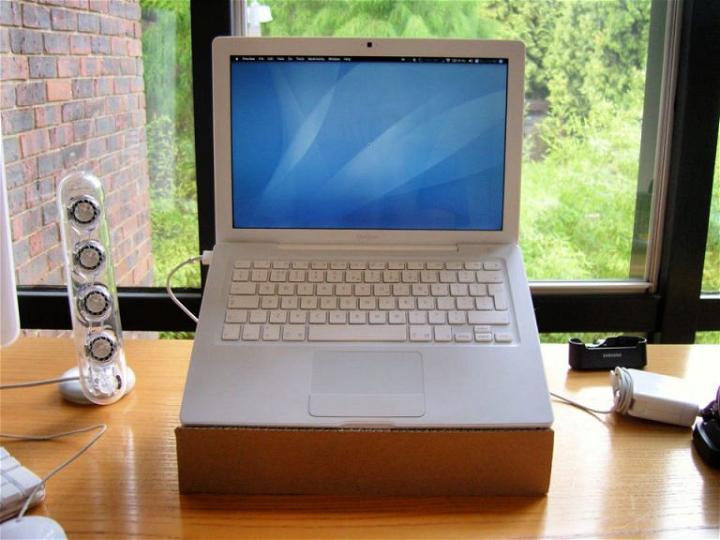 Simple DIY Laptop Stand to Make - Blitsy