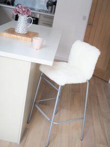 DIY Bar Stools: 30 Free Plans to Build Your Own - Blitsy
