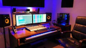 20 Functional DIY Studio Desk Plans and Ideas - Blitsy