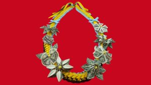 How to Make a Money Lei - Step by Step Guide - Blitsy