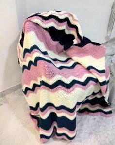 25 Free Crochet Ripple Blanket Patterns (Wavy Pattern)